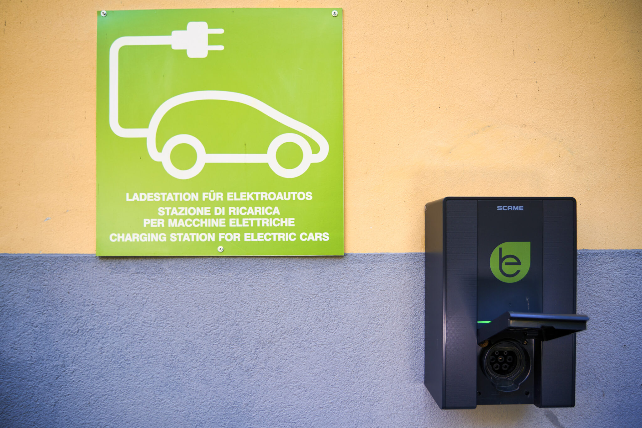 Recharging electric vehicles - Hotel Europa SkyPool & Panorama | Riva ...